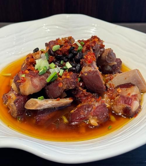 蒸腊排骨的做法_腊排骨蒸多久才熟-第1张图片-山城妙识