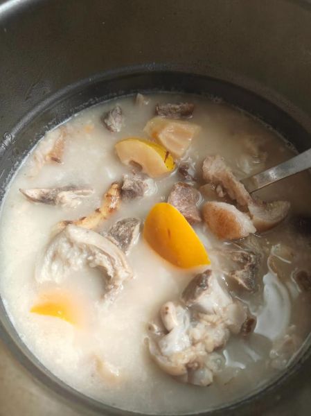 煲猪脚汤用什么材料好_猪脚汤怎么煲才好吃-第3张图片-山城妙识 煲猪脚汤用什么材料好_猪脚汤怎么煲才好吃-第3张图片-山城妙识