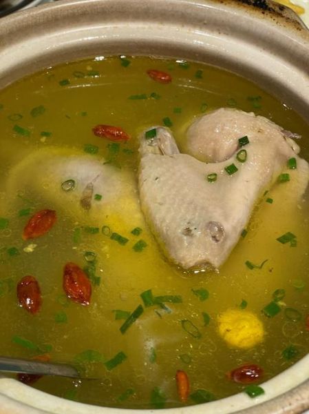 鸡汤里加什么菜好吃_鸡汤搭配蔬菜推荐-第1张图片-山城妙识