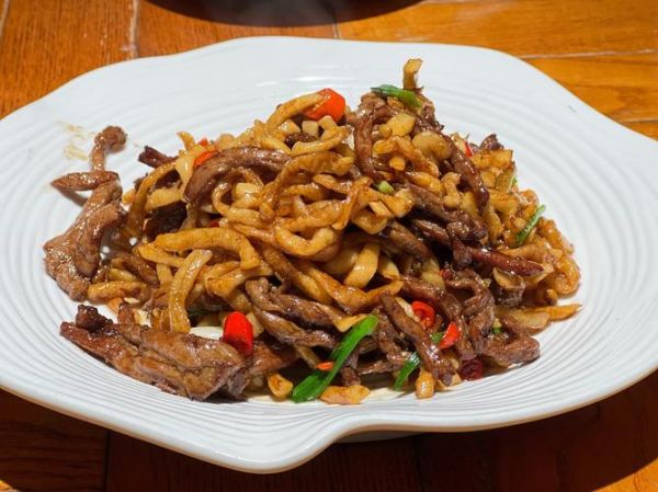 牛里脊肉怎么做最简单_牛里脊肉最简单的做法-第2张图片-山城妙识 牛里脊肉怎么做最简单_牛里脊肉最简单的做法-第2张图片-山城妙识