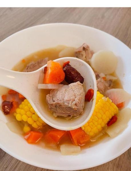 白萝卜炖排骨的家常做法_白萝卜炖排骨怎么做才好吃-第3张图片-山城妙识