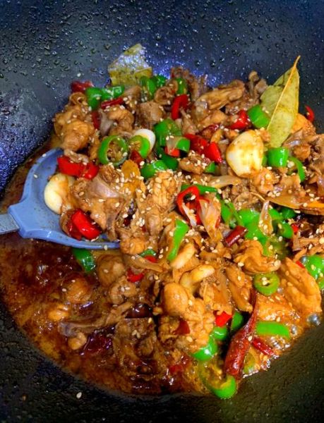 生炒鸡块怎么做_生炒鸡块的家常做法-第1张图片-山城妙识