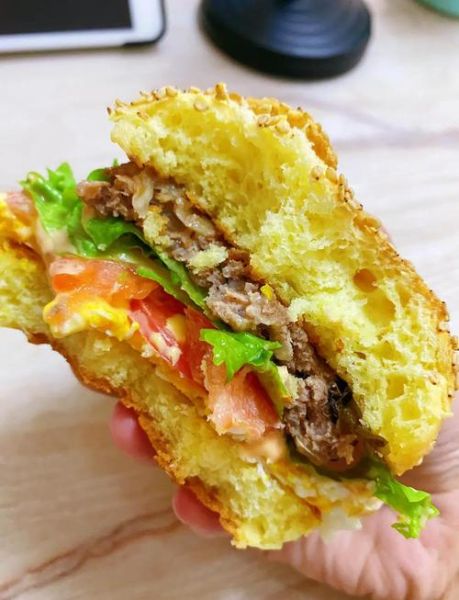 牛肉汉堡怎么做_家庭版牛肉汉堡配方-第1张图片-山城妙识