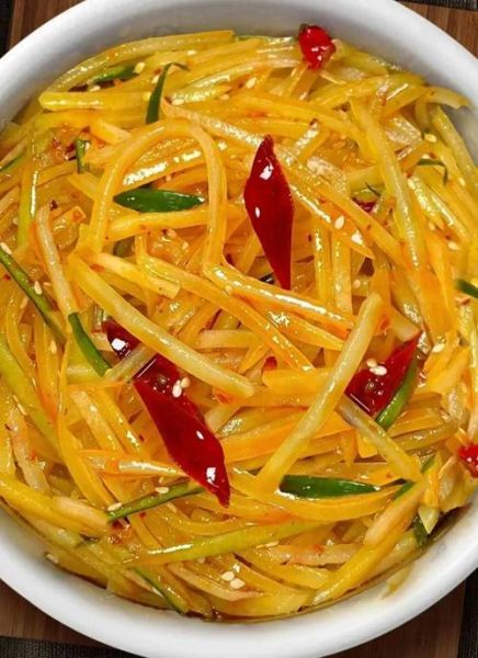 清炒土豆丝怎么做才脆_清炒土豆丝用焯水吗-第1张图片-山城妙识