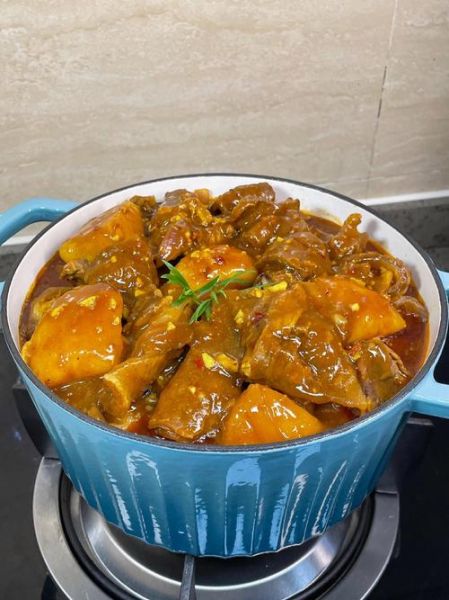 咖喱牛腩怎么做_咖喱牛腩用高压锅还是砂锅-第1张图片-山城妙识