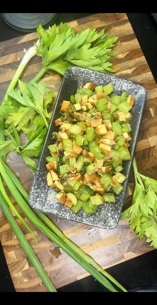 西芹炒豆干怎么做好吃_西芹炒豆干的家常做法-第2张图片-山城妙识 西芹炒豆干怎么做好吃_西芹炒豆干的家常做法-第2张图片-山城妙识