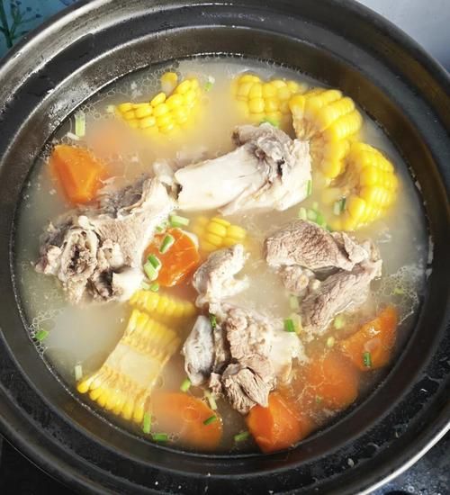 胡萝卜排骨汤怎么做好吃_排骨汤炖多久最香-第1张图片-山城妙识 胡萝卜排骨汤怎么做好吃_排骨汤炖多久最香-第1张图片-山城妙识