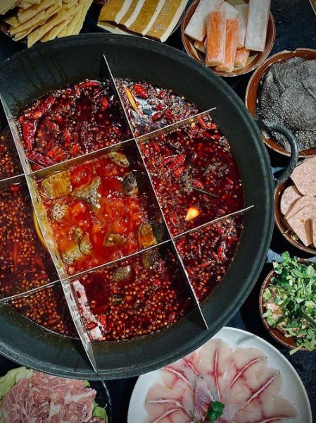 成都火锅和重庆火锅的区别_哪个更辣-第1张图片-山城妙识