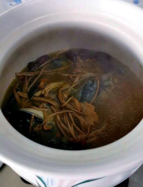 茶树菇煲鸡汤的做法_茶树菇鸡汤怎么煲才正宗-第3张图片-山城妙识