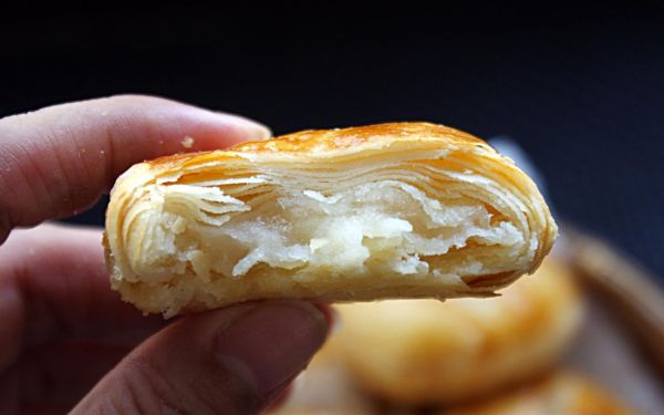 老婆饼为什么没有老婆_老婆饼的由来是什么-第1张图片-山城妙识