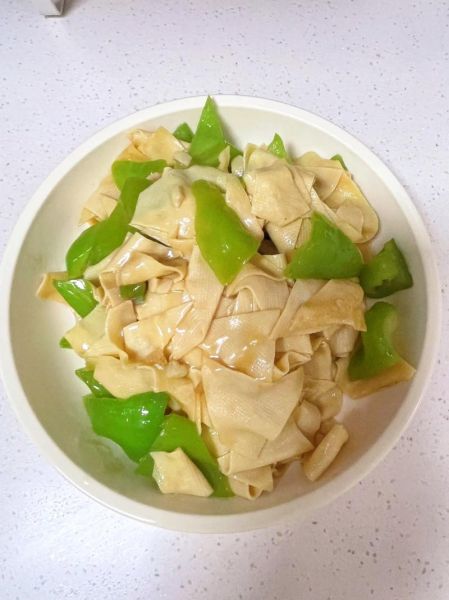 尖椒干豆腐怎么做嫩_尖椒干豆腐嫩滑技巧-第1张图片-山城妙识