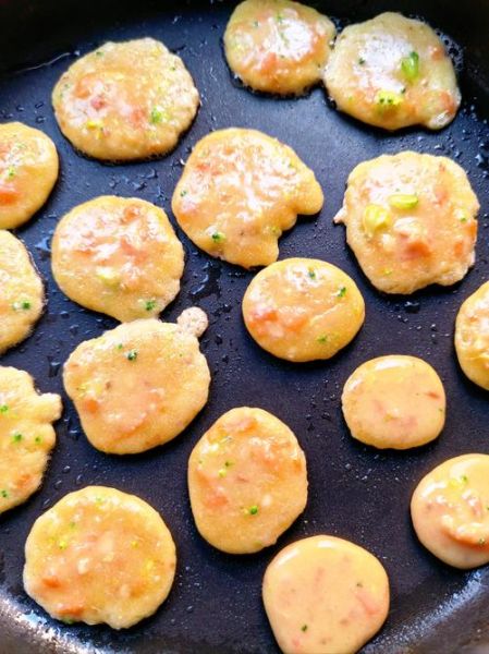 开心果蔬饼怎么做_宝宝辅食开心果蔬饼做法-第1张图片-山城妙识