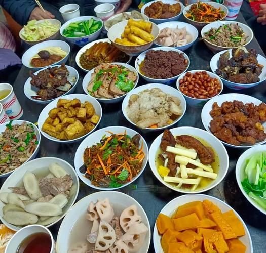 云南杀猪饭八大碗有哪些_怎么做才正宗-第1张图片-山城妙识