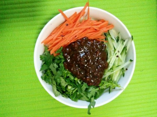 肉丁炸酱面怎么做_肉丁炸酱面用什么酱-第3张图片-山城妙识