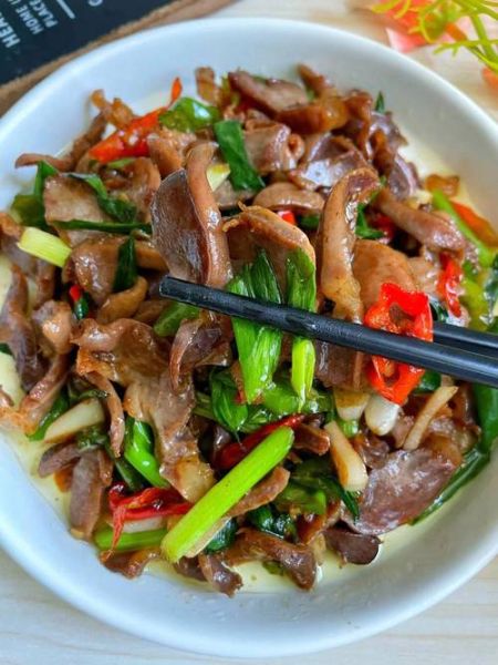 青椒炒鸡胗怎么做好吃_鸡胗去腥嫩脆的秘诀-第3张图片-山城妙识 青椒炒鸡胗怎么做好吃_鸡胗去腥嫩脆的秘诀-第3张图片-山城妙识