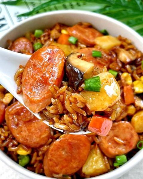 火腿洋芋焖饭怎么做_火腿洋芋焖饭需要哪些材料-第2张图片-山城妙识 火腿洋芋焖饭怎么做_火腿洋芋焖饭需要哪些材料-第2张图片-山城妙识