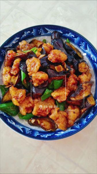 肉段烧茄子怎么做_肉段烧茄子先炸还是先炒-第2张图片-山城妙识