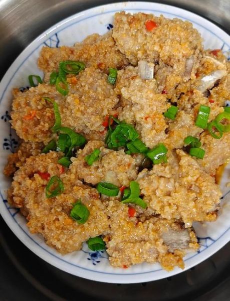 粉蒸排骨怎么做_粉蒸排骨用哪种米粉-第1张图片-山城妙识