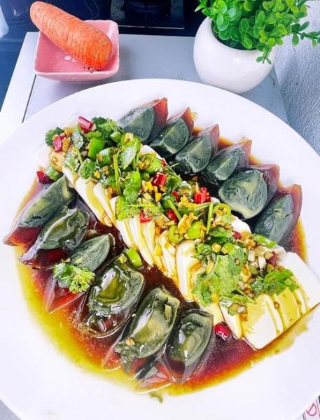 凉拌皮蛋豆腐怎么做_皮蛋豆腐热量高吗-第1张图片-山城妙识 凉拌皮蛋豆腐怎么做_皮蛋豆腐热量高吗-第1张图片-山城妙识