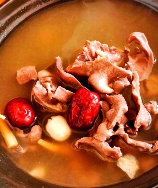 猪心炖什么补气补血_猪心炖汤补血补气搭配-第3张图片-山城妙识