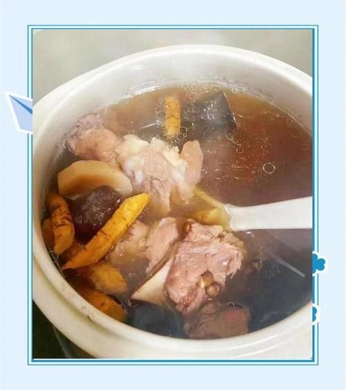 广东人煲排骨汤放什么材料_广东排骨汤经典配料-第1张图片-山城妙识