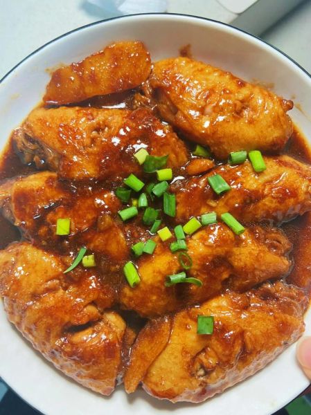 红烧鸡翅怎么做好吃_红烧鸡翅的做法窍门-第1张图片-山城妙识