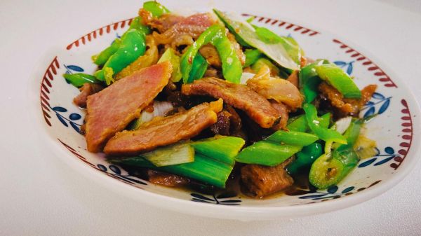 咸肉炒什么菜好吃_咸肉炒菜经典搭配-第1张图片-山城妙识
