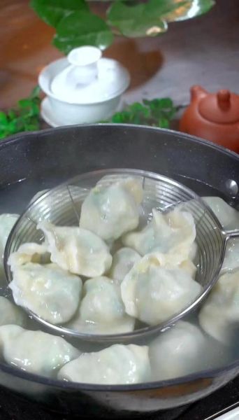 韭菜饺子不出水怎么办_韭菜饺子不出水技巧-第2张图片-山城妙识 韭菜饺子不出水怎么办_韭菜饺子不出水技巧-第2张图片-山城妙识