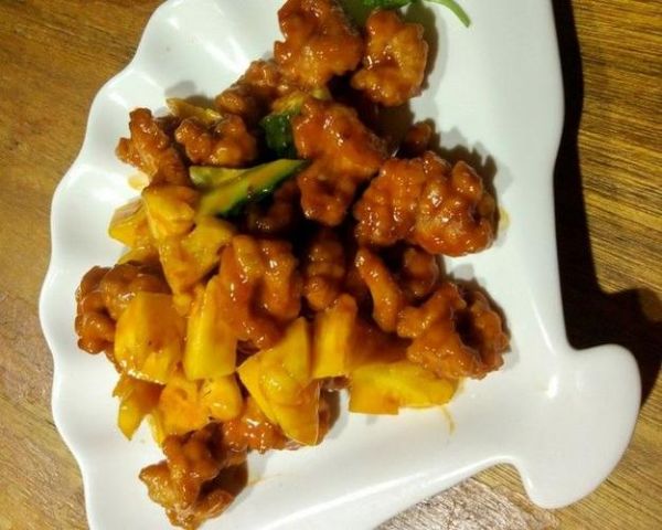 菠萝荔枝肉怎么做_菠萝荔枝肉正宗做法-第1张图片-山城妙识