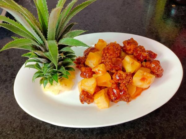 菠萝荔枝肉怎么做_菠萝荔枝肉正宗做法-第2张图片-山城妙识