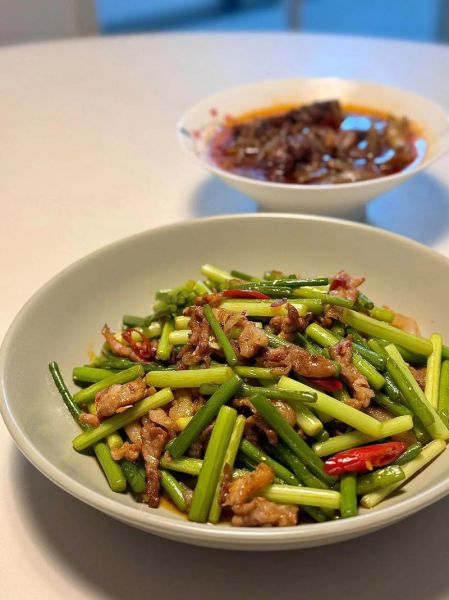 蒜苔肉丝怎么炒才嫩_蒜苔肉丝做法窍门-第3张图片-山城妙识