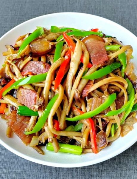 茶树菇炒肉要不要焯水_焯水后口感更好吗-第1张图片-山城妙识