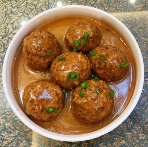 荸荠四喜丸子怎么做_荸荠四喜丸子家常做法-第2张图片-山城妙识 荸荠四喜丸子怎么做_荸荠四喜丸子家常做法-第2张图片-山城妙识