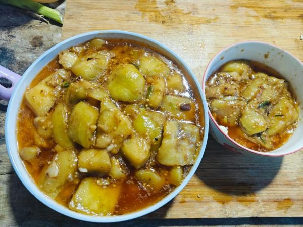 茄子面粉怎么做好吃_家常茄子面粉做法大全-第1张图片-山城妙识