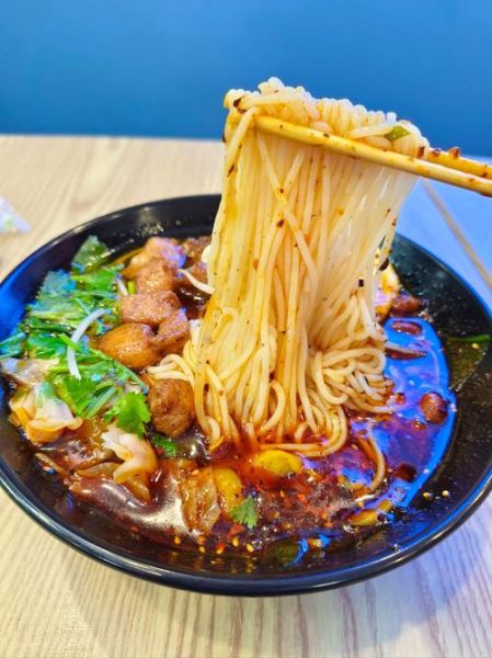 鸡丁米线怎么做好吃_家常鸡丁米线做法窍门-第1张图片-山城妙识 鸡丁米线怎么做好吃_家常鸡丁米线做法窍门-第1张图片-山城妙识