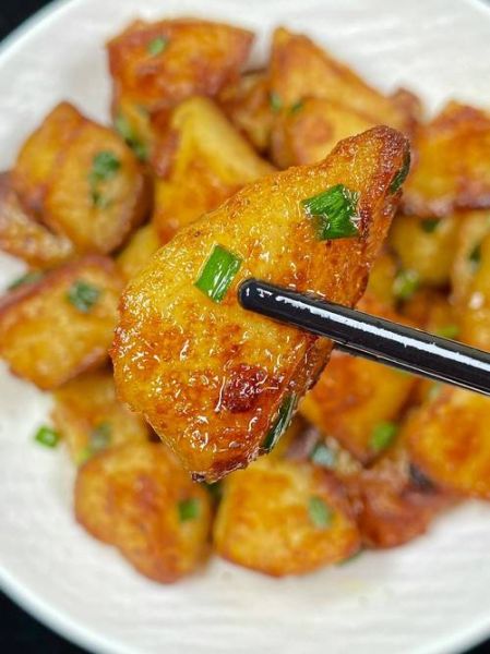 煎土豆块多久熟_怎么判断土豆熟了没-第1张图片-山城妙识 煎土豆块多久熟_怎么判断土豆熟了没-第1张图片-山城妙识