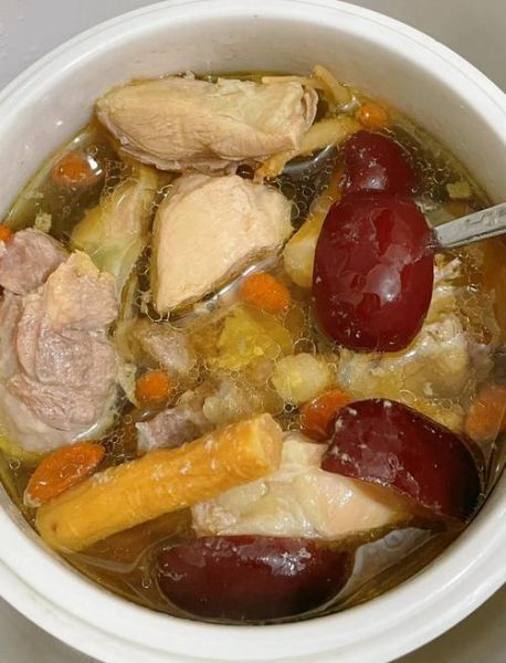 鸡汤补气血怎么做_气血不足喝什么鸡汤-第1张图片-山城妙识