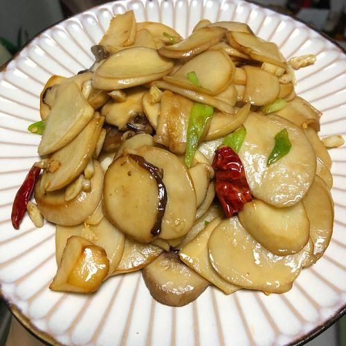 杏鲍菇炒肉怎么炒好吃_杏鲍菇炒肉家常做法-第3张图片-山城妙识