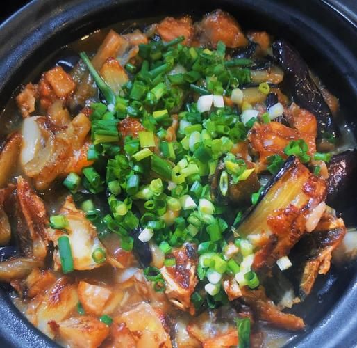 茄子咸鱼怎么做好吃_茄子咸鱼的家常做法-第3张图片-山城妙识