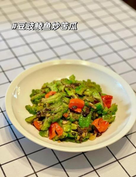 罐头鱼炒苦瓜怎么做_罐头鱼炒苦瓜好吃吗-第2张图片-山城妙识
