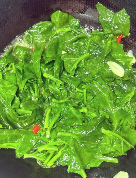 木耳炒什么菜好吃_木耳适合搭配哪些蔬菜-第3张图片-山城妙识