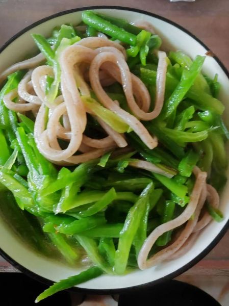 香椿芽怎么腌制_香椿芽腌制方法-第2张图片-山城妙识