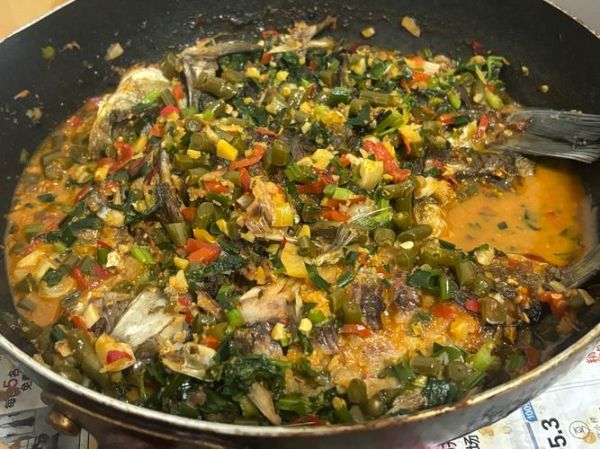 藿香鲫鱼怎么做_藿香鲫鱼的做法视频-第3张图片-山城妙识