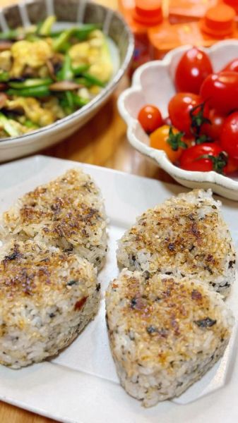 饭团怎么捏_饭团怎么保存-第3张图片-山城妙识 饭团怎么捏_饭团怎么保存-第3张图片-山城妙识