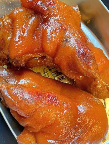 卤猪蹄怎么做_卤猪蹄需要哪些香料-第1张图片-山城妙识