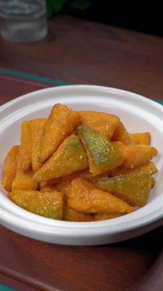 蛋黄焗倭瓜怎么做_蛋黄焗倭瓜的做法窍门-第1张图片-山城妙识 蛋黄焗倭瓜怎么做_蛋黄焗倭瓜的做法窍门-第1张图片-山城妙识