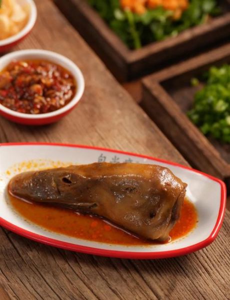 鸭头怎么卤才入味_卤鸭头需要焯水吗-第1张图片-山城妙识