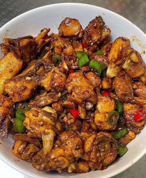 青椒辣子鸡怎么做才好吃_辣子鸡用哪种辣椒更香-第1张图片-山城妙识 青椒辣子鸡怎么做才好吃_辣子鸡用哪种辣椒更香-第1张图片-山城妙识