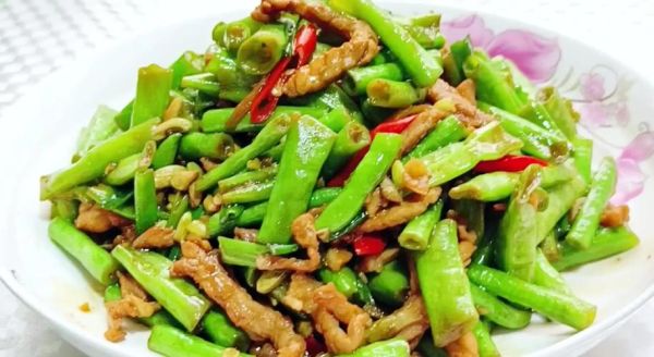 豇豆炒肉片怎么做_豇豆炒肉片用焯水吗-第1张图片-山城妙识 豇豆炒肉片怎么做_豇豆炒肉片用焯水吗-第1张图片-山城妙识