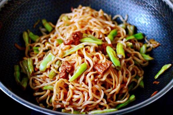 挂面焖面怎么做不坨不粘锅_挂面焖面家常做法窍门-第1张图片-山城妙识 挂面焖面怎么做不坨不粘锅_挂面焖面家常做法窍门-第1张图片-山城妙识